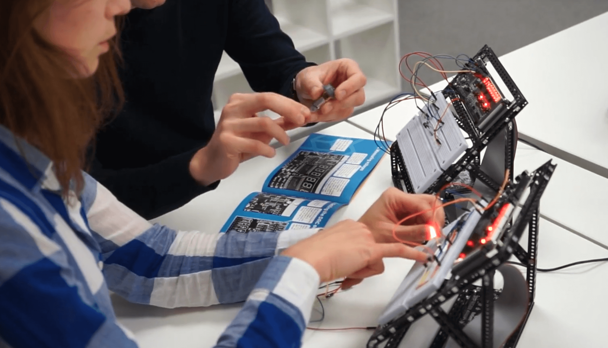 Using the AD9833 Function Generator in a setup with the Totem Minilab ...