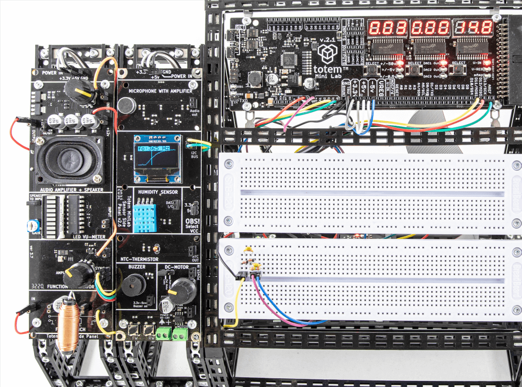 Der AD9833 Funktionsgenerator im Versuchsaufbau mit dem Totem MiniLab ...